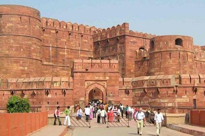 Agra day Tour with Private Taxi & Professional Guide - What Past Travelers Say
