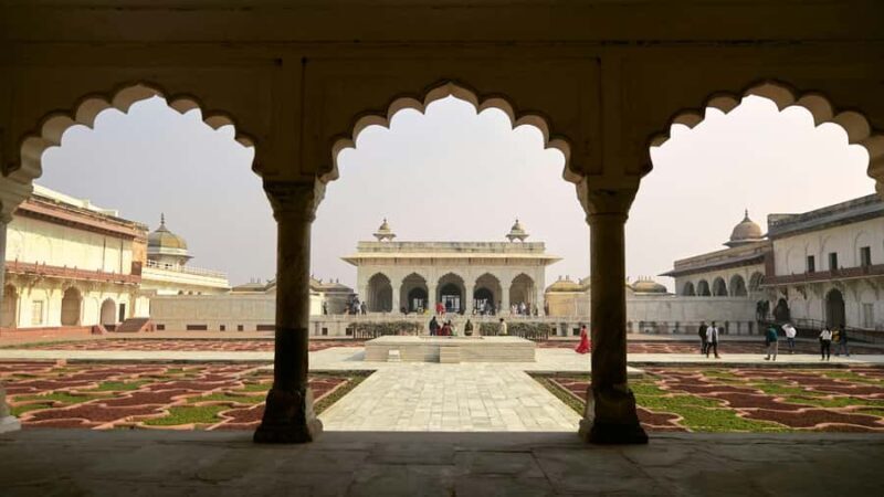 Agra : Fast Track Entry Ticket Agra Fort & Fatehpur Sikri - A Closer Look at the Itinerary and Experience