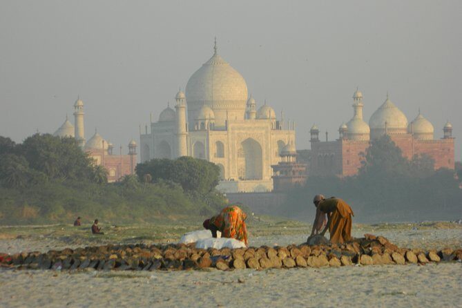 Agra & Fatehpur Sikri Historical Tour with Korai Village - FAQs