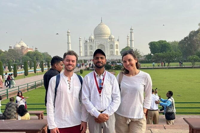 Agra Overnight Tour With Taj Mahal and Fatehpur Sikri - Key Points