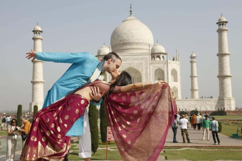 Agra: Skip-the-Line Taj Mahal and Agra Tour with 5 * Lunch - Gourmet 5-Star Lunch