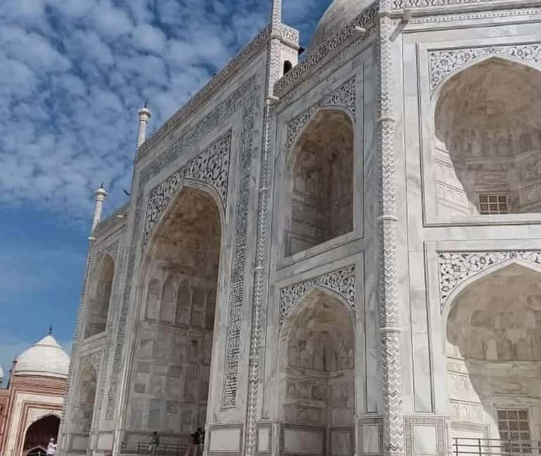 Agra: Skip-the-Line Taj Mahal & Mausoleum Guided Agra Tour - The Sum Up