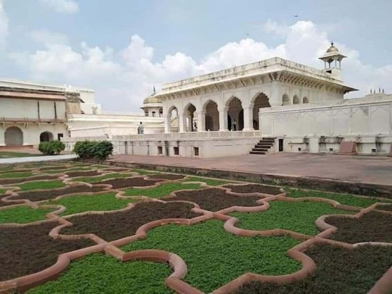 Agra: Skip-the-Line Taj Mahal with Mausoleum Express Entry - Who Should Consider This Tour?