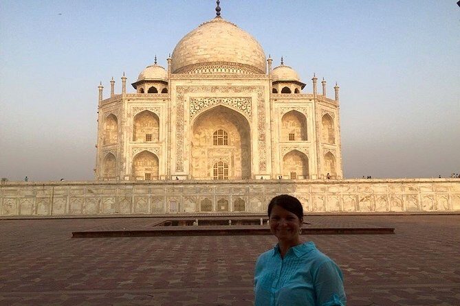 Agra Taj Mahal Day Tour By Luxury Car With Tour Guide - Discovering the Agra Taj Mahal Day Tour by Luxury Car with a Guide