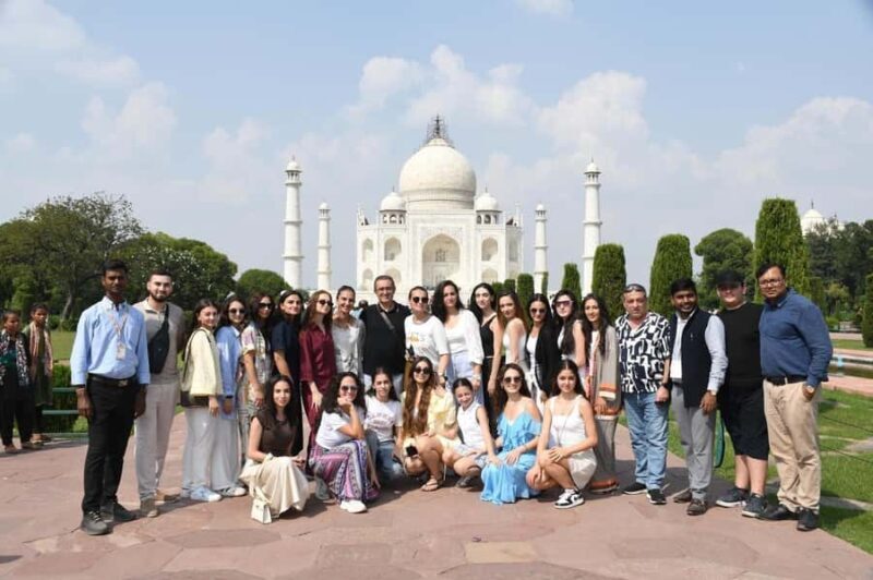 Agra : Taj Mahal Fast-Track Entry Tour with Expert Guide - A Quick Introduction to the Tour