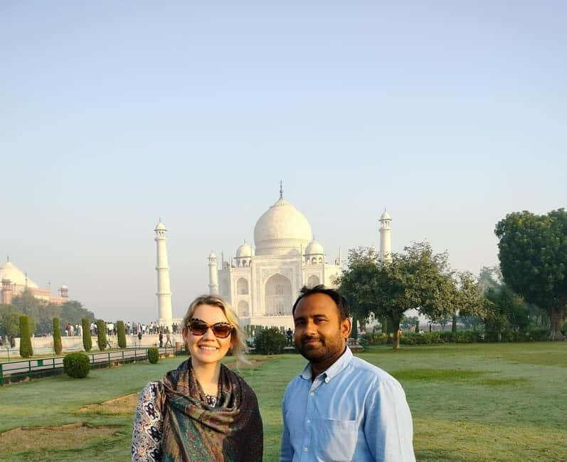 Agra: Taj Mahal Guided Tour with Photographer & Rental Saree - A Closer Look at What You Can Expect