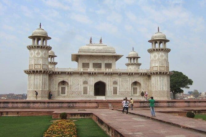 Agra Taj Mahal Tour with lunch - FAQs