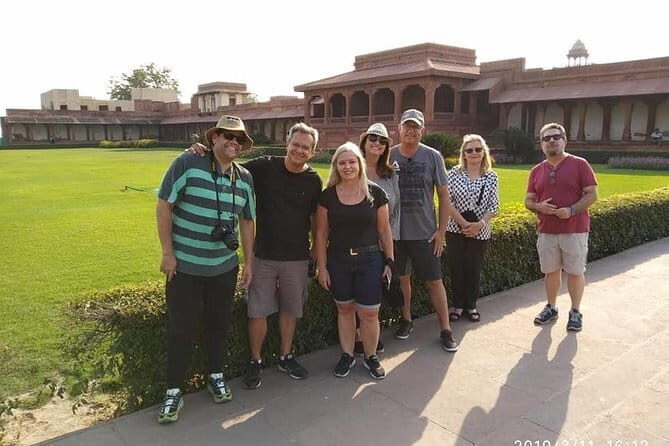 Agra Tour by Super fast Train Gatimaan from Delhi: All Inclusive - Who Should Consider This Tour?
