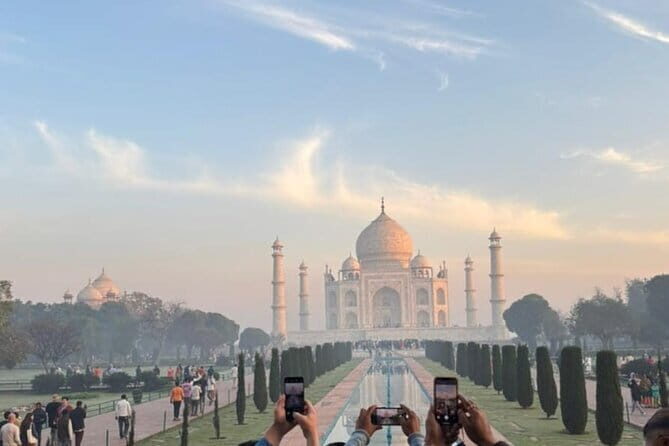 Agra tour by train same day - The Itinerary and What to Expect