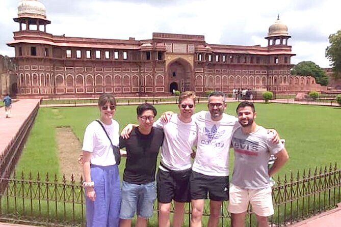 Agra Tour With Taj Mahal, Agra Fort and Fatehpur Sikri - Greeting Your Guide & First Impressions