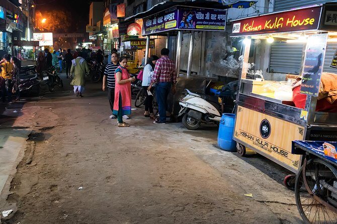 Agra Walking And Tasting Guided Tour - Who Should Book This Tour?