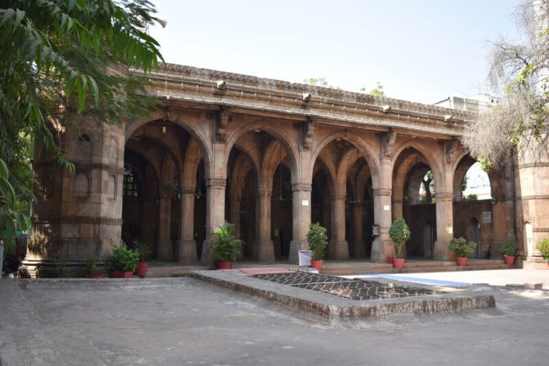Ahmedabad: Full Day City tour with Heritage Walk & transfers - Exploring Ahmedabad: A City of Contrasts and Culture