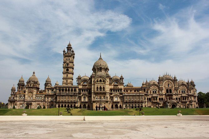 Ahmedabad to Unity Heights: Heritage and Nature Expedition - Starting in Ahmedabad with Cultural Highlights