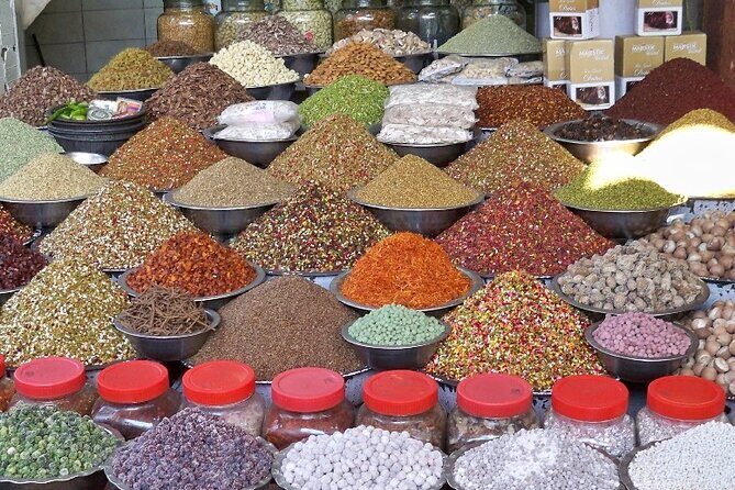Ahmedabad's Colorful Manek Chowk Bazaar - Introduction: A Market Like No Other