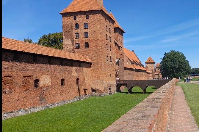 Aiport Gdansk Transfer to Malbork Castle or Stutthof - The Nuts and Bolts: Details That Matter