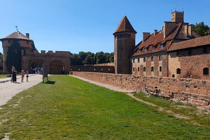 Aiport Gdansk Transfer to Malbork Castle or Stutthof - Who Should Consider This Tour?