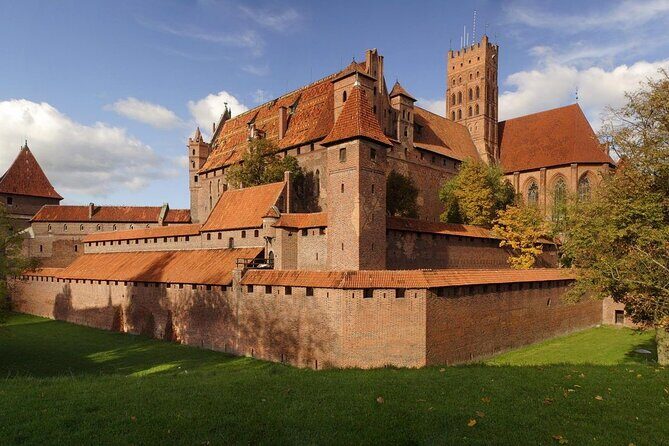 Aiport Gdansk Transfer to Malbork Castle or Stutthof - FAQs