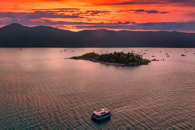 Airlie Beach Glass bottom boat Scenic Sunset Tour - In-Depth Look at the Sunset Glass Bottom Boat Tour