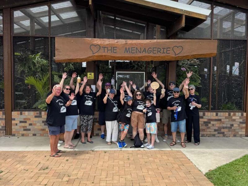 Airlie Beach: Sightseeing Bus Tour - Lunch at Georges Diner: A Retro Treat