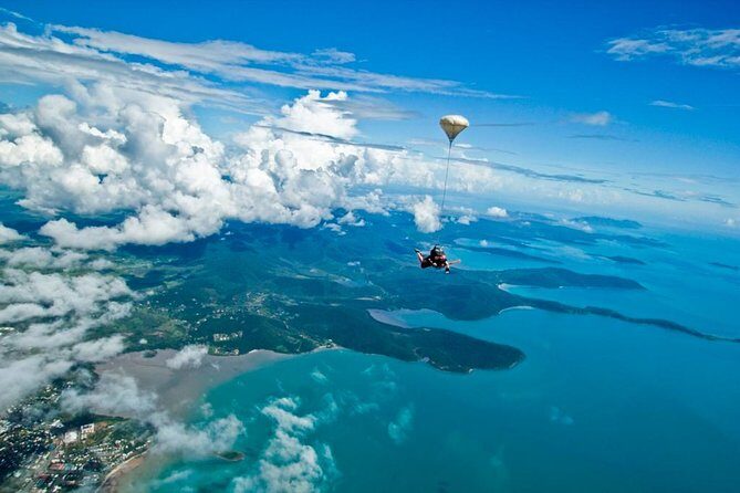 Airlie Beach Tandem Skydive Over the Whitsunday Islands - Who Should Consider This Experience?