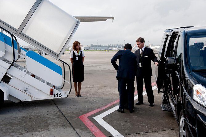 Airport (CMB) To Ella Hotels Transfers-(Arrival) - Why a Private Transfer Makes Sense