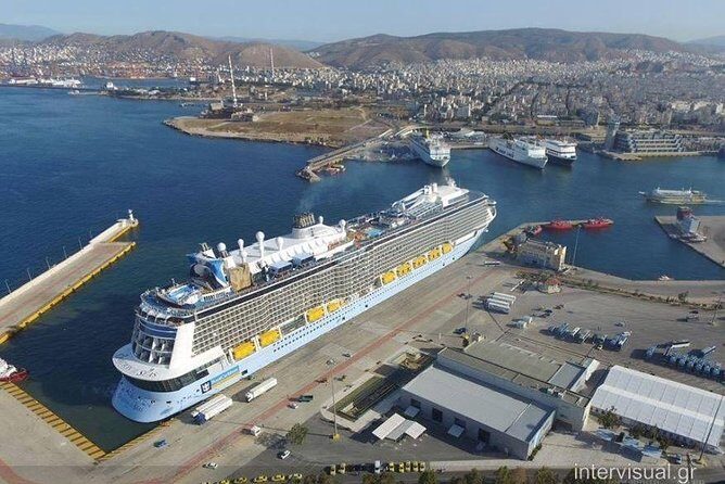 Airport pick up taxi to Piraeus port - A Closer Look at the Experience