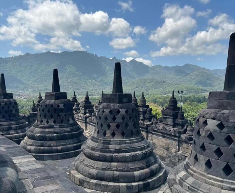 Airport Pickup Continued Borobudur or Prambanan Temple Tour - The Journey Begins: Pickup and Setting the Stage
