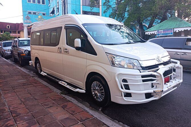 Airport port silver taxi transfer private to pop center - What to Expect from this Private Transfer Service