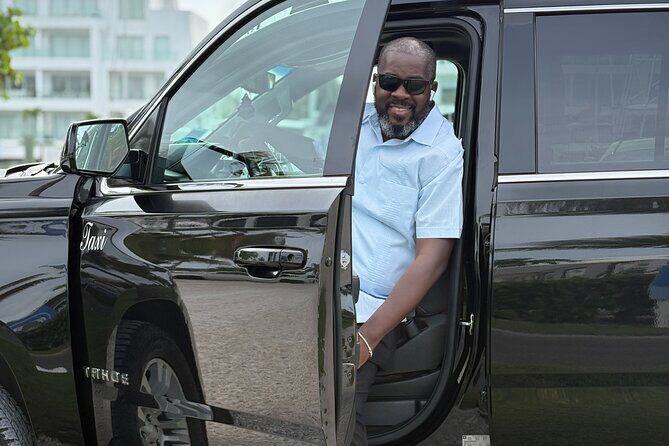 Airport Roundtrip Service to Atlantis Resort and Paradise Island - Key Points