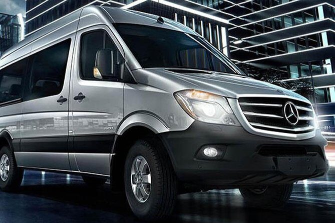 Airport Shuttle - HNL Airport to Waikiki - The Pros and Cons of the Shared Shuttle
