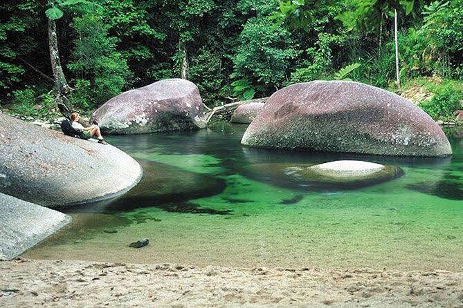 AIRPORT TRANSFER between Cairns Airport & Port Douglas (6am-5pm) - Introduction