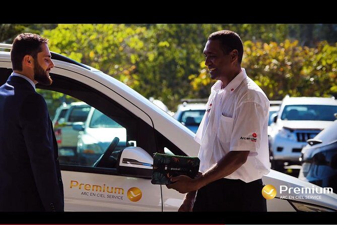 Airport transfer from Tontouta to Nouméa by Premium Sedan - Engaging Introduction