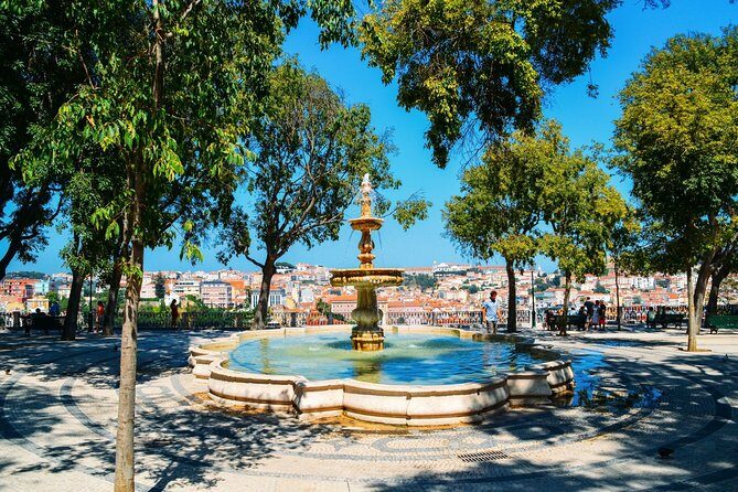 Airport Transfer: Lisbon to Lisbon Airport LIS in Luxury Van - Introduction