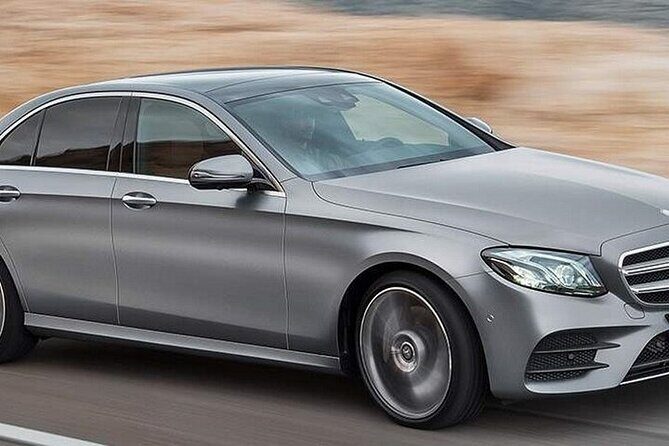 Airport Transfer: Mumbai Airport BOM to Mumbai by Business Car - Vehicle and Amenities