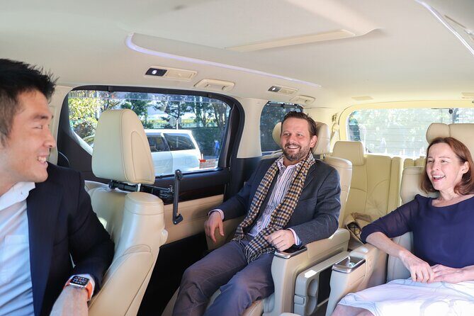 Airport transfer: Narita, Haneda (Tokyo), HND-NRT Airport shuttle - The Vehicle and Comfort