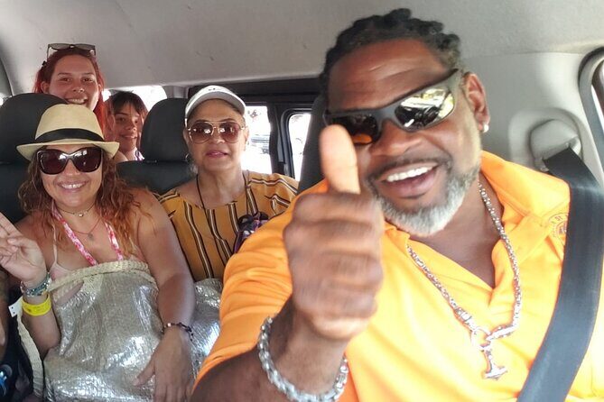 Airport Transfers in St. Maarten - Who Should Book This Service?