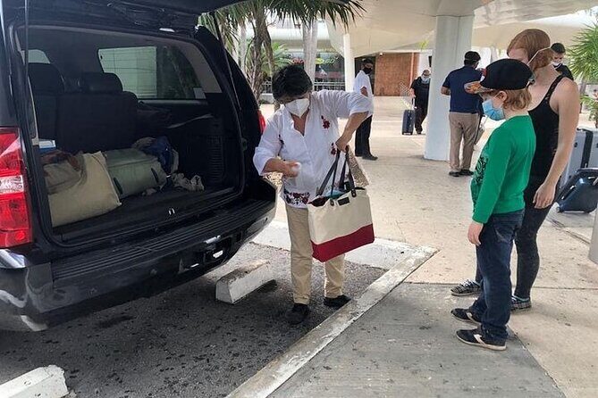 Airport Transfers to Akumal - Private van (ROUND TRIP) FLAT RATE - The Experience: What You Can Expect