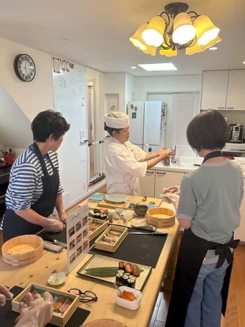 AKEMI's SUSHiKiTCHEN: A fun sushi cooking lesson in Tokyo - Key Points