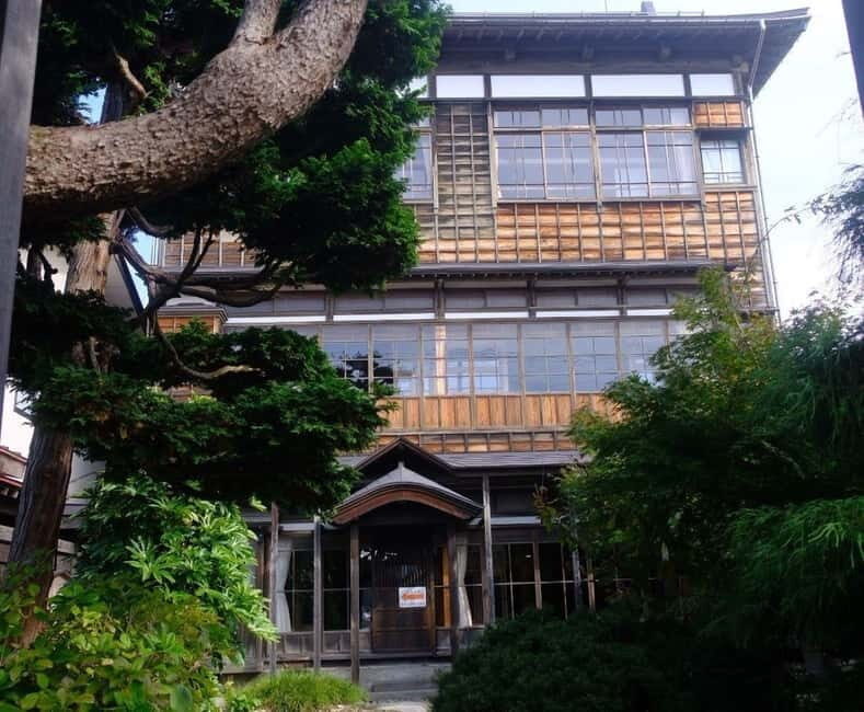 Akita: Masuda Walking Tour with Visits to 3 Mansions - Discovering Masuda: A Town Frozen in Time