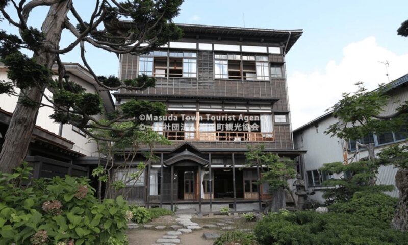 Akita: Masuda Walking Tour with Visits to 3 Mansions - The Sum Up