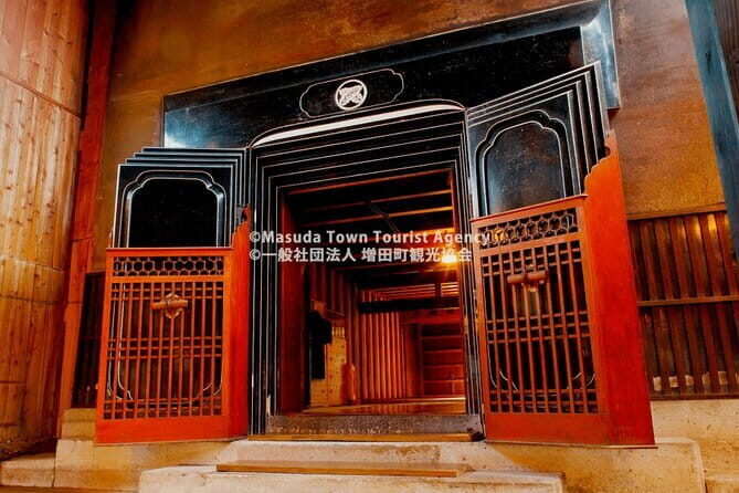 Akita Shore Excursion Tour By Private Car - Exploring Kakunodate’s Oldest Samurai Residence