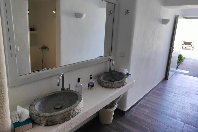 Akrotiri: Couples Departure Day Treat w Massage & Day Pool Access - An In-Depth Look at the Experience
