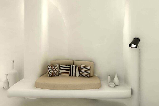 Akrotiri: Couples Departure Day Treat w Massage & Day Pool Access - Authentic Feedback from Guests