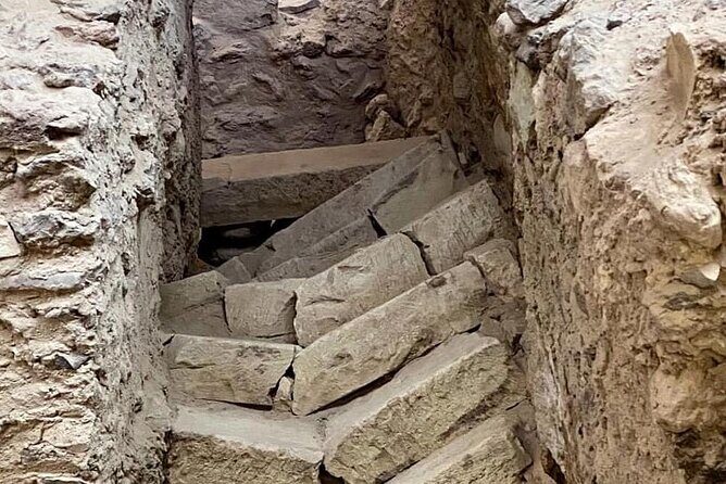 Akrotiri private tour, bu licensed guide , with transfer - The Sum Up