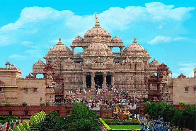 Akshardham: Exhibition, Light and Water Show with Transfers - The Experience at a Glance