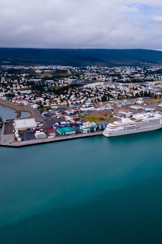 Akureyri: Whale Watching Shore Excursions - FAQ