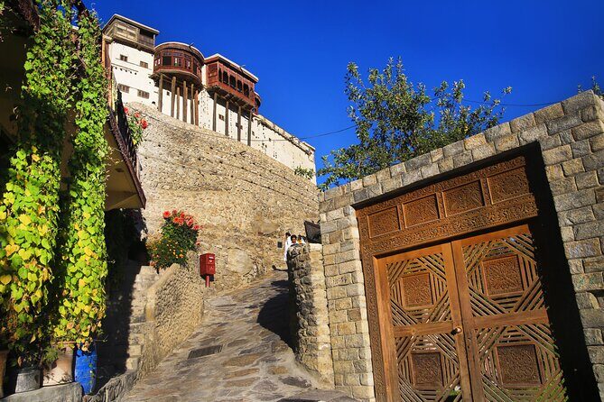 Al Inclusive 10 Days Luxury Tour to Skardu and Hunza Valley - Crossing Borders: Khunjerab Pass