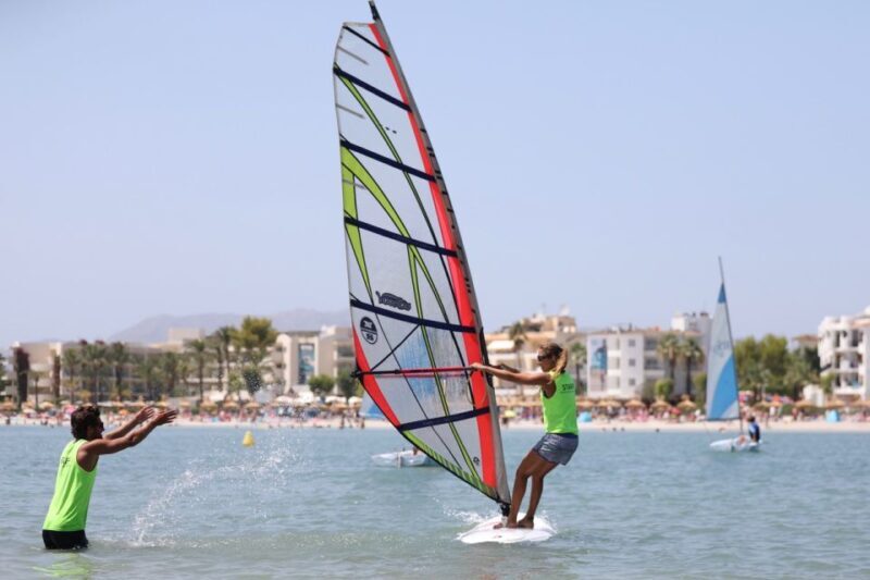 Alacudia Bay: 2-Hour Windsurfing Course - An In-Depth Look at the Windsurfing Course in Alcudia Bay