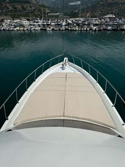 Alanya: 4 Hours Private Luxury Yacht tour. - Food, Drinks, and Entertainment