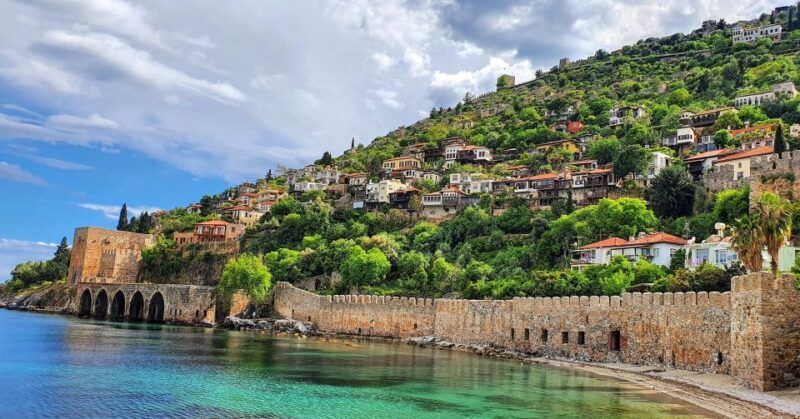 Alanya: Catamaran Boat Trip with Sunbathing and Swimming - Who Should Consider This Tour?